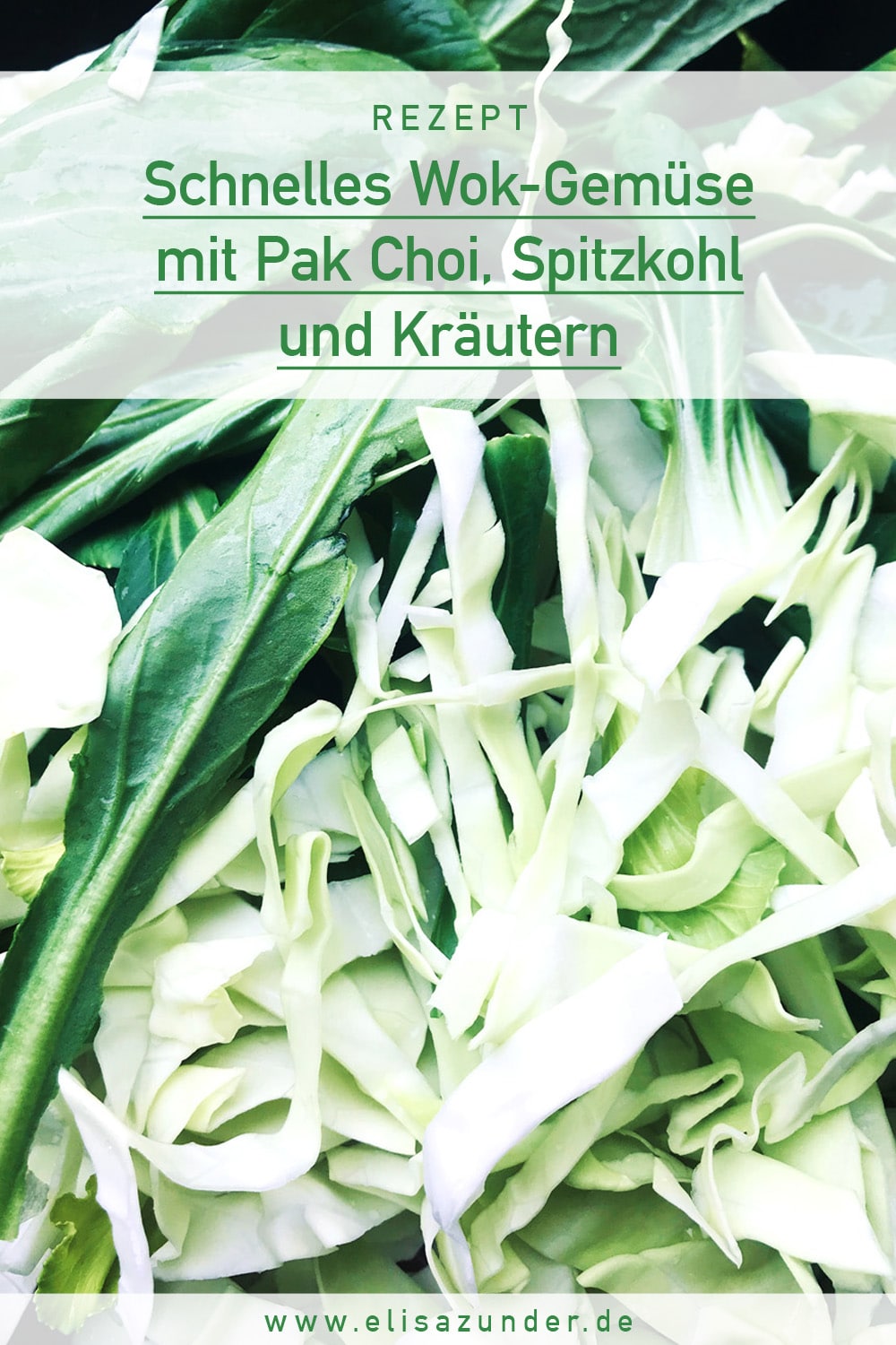 Schnelles Wok-Gemüse mit Pak Choi, Spitzkohl und Kräutern